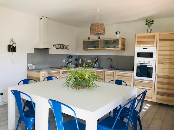 Location D'un Haut De Villa En Bord De Mer - Carqueiranne