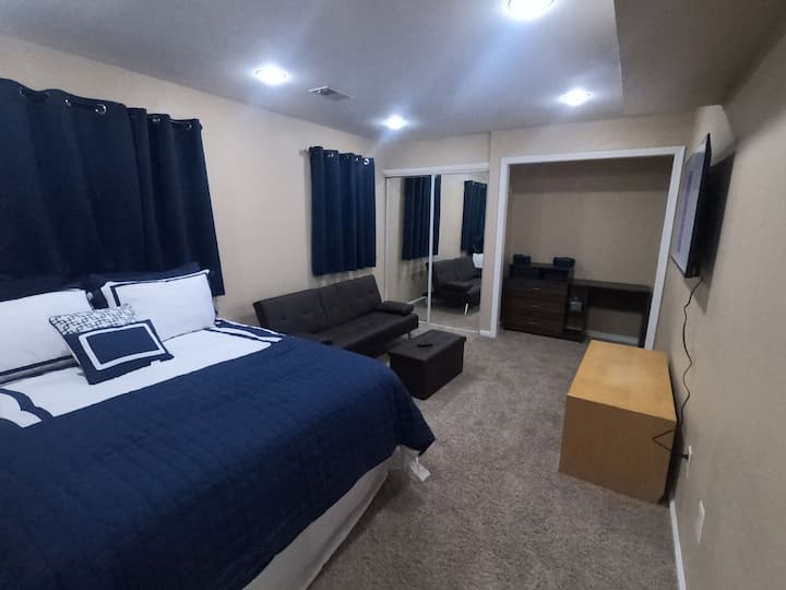 A Large Beautiful Private Bedroom (Gallery Place) - Fairfax, VA