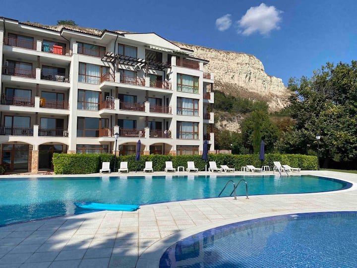 Прекрасный кондоминиум, где есть бассейн - Baltschik