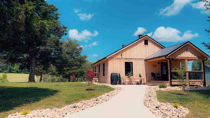 Cedar’s Rest - Smith Mountain Lake, VA