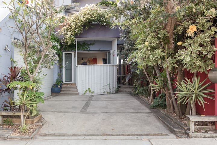 Mod Bondi 2b/r Unit - 2 Queen Beds. 1 Min To Sand - Coogee