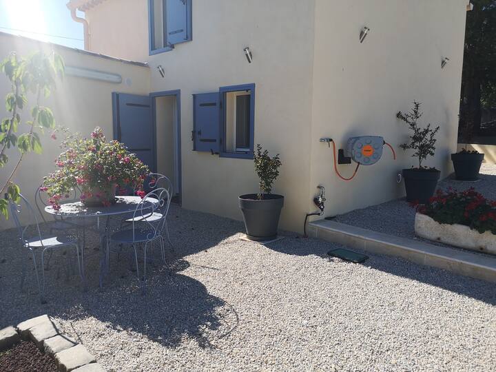 Gîte En Provence Avec Jardin Et Pool House - Rognac