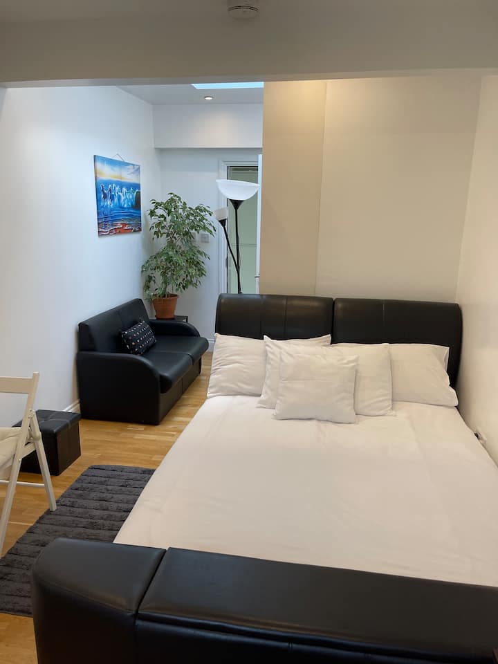 Apple Tree House - Harrow