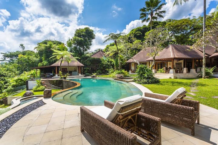 Beautiful Jungle Villa ~ Incredible Views - Kintamani