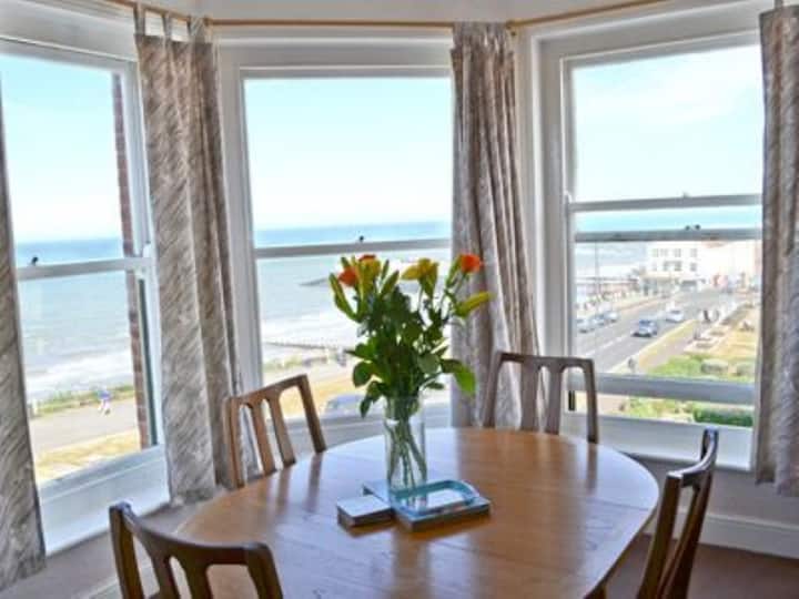 Second Floor Flat With Panoramic Sea Views - Cromer