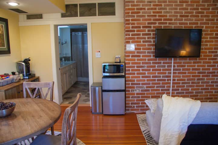 Forest Park Room! Spacious And Comfortable! - Portland, OR