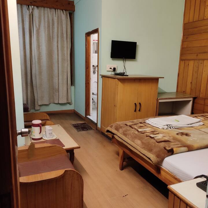 2 Bedroom, Bed & Breakfast In Hotel - Kullu