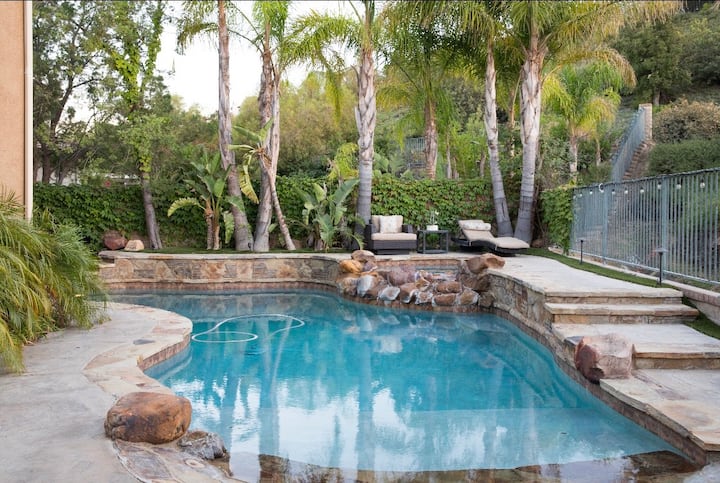 20 M From Hollywood - Santa Clarita