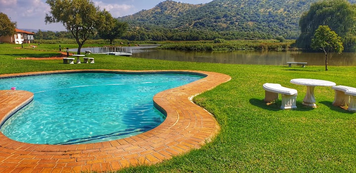 îLe Du Lac Water-side Villa - Südafrika