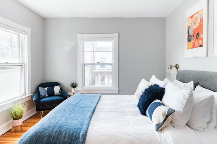 Nest Hudson Boutique Hotel - Suite Three - Catskill, NY