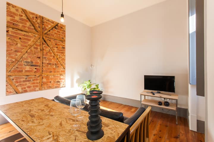 Urban Edge Apartment In Bairro Alto By Cozzy Homes - Lizbon