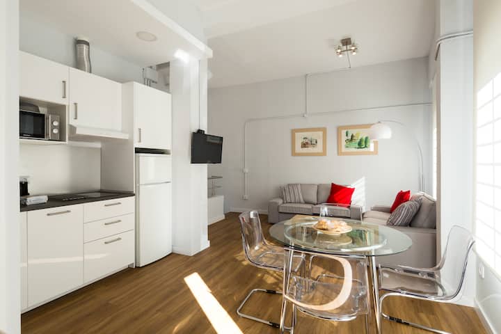 Elcano. 1-bedroom For 4 Guests, Free Parking - Seville