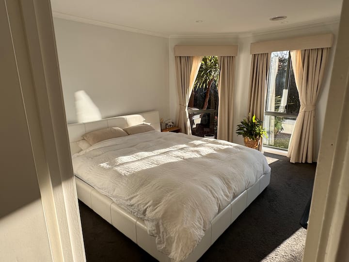 Family Retreat In Jan Juc Hosted By Kat, Sleeps 6 - Torquay, Australia