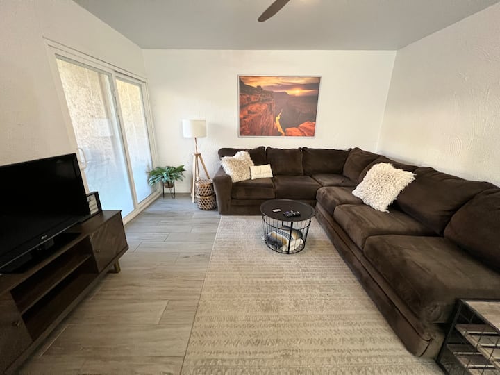 Llama Love! Heart Of Old Town, Pool, Patio! - Scottsdale, AZ