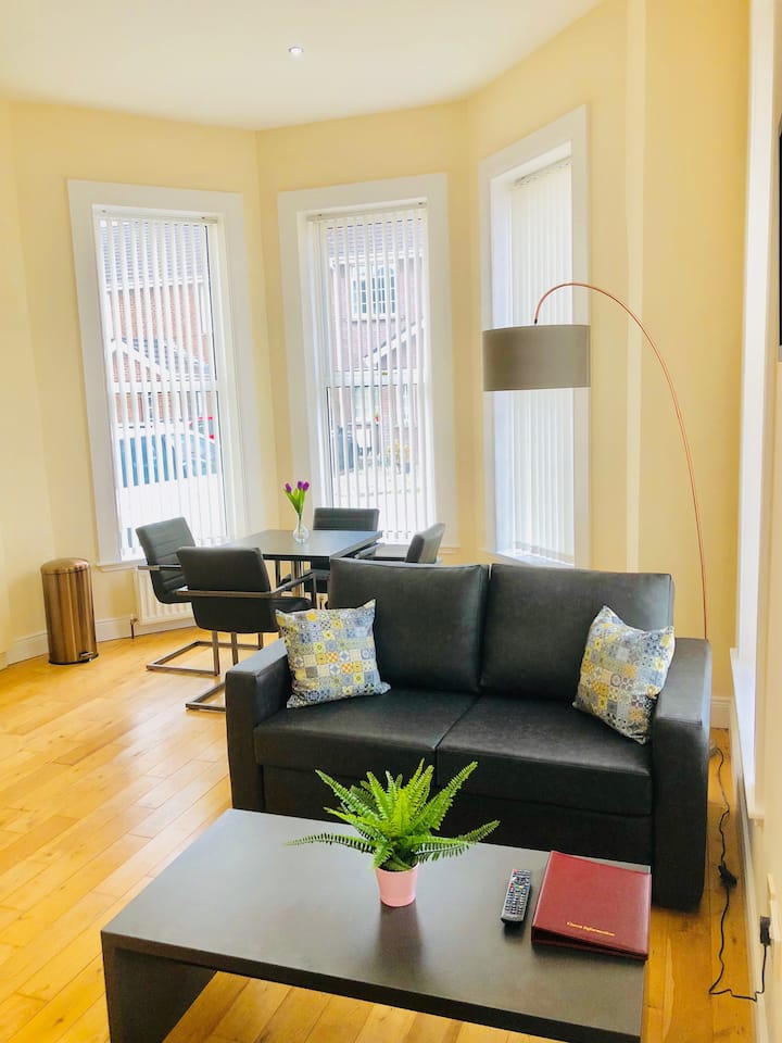 W1 · 2-bed Ballyhackamore • Parking - Belfast