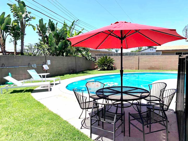 Beautiful Pool Home Near Disneyland - Anaheim, CA