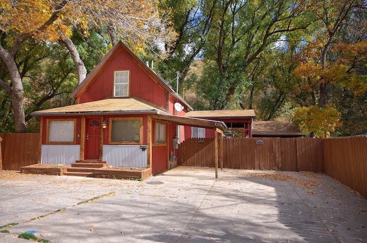 River Access Home In Downtown Manitou Springs - Manitou Springs, CO