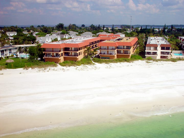Beautiful Beachfront Condo For Perfect Vacation - Anna Maria Island, FL