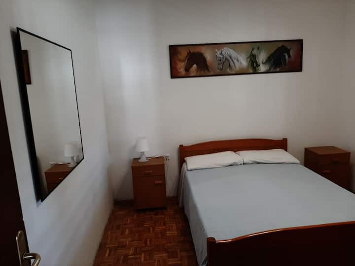 Stan Na Katu U Kuci ,Pogled Na More,besplatan Parking - Poreč