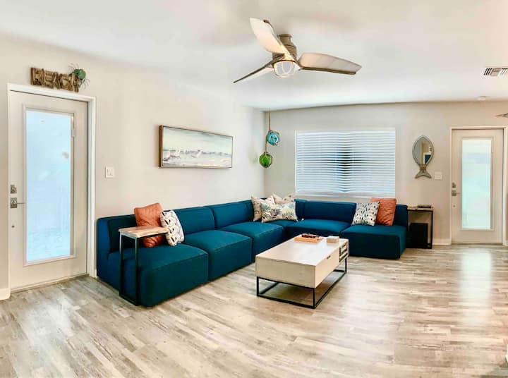 Salty Nest ~ 2 Bed/1 Bath ~ Salty Air Retreat - Key Colony Beach, FL