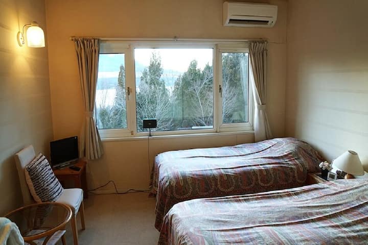 Twin Bedroom/mt. Fuji, Lake Yamanaka View! - Mount Fuji