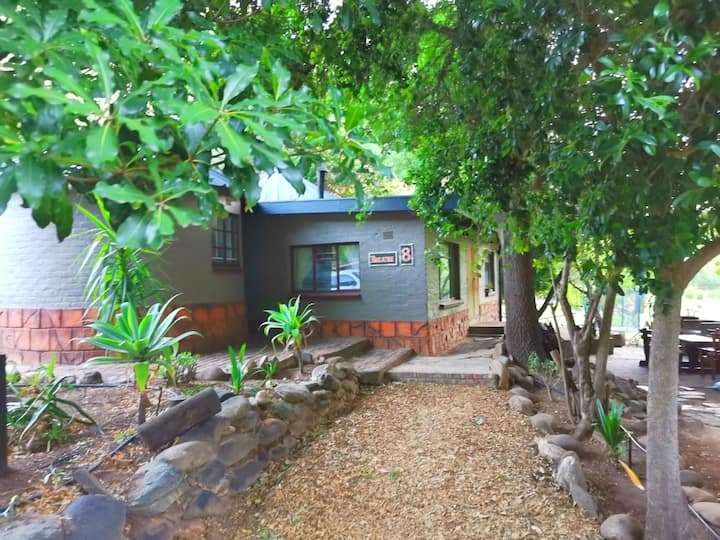 8 Sleeper House With Jacuzzi 6km From Cango Caves - South Africa