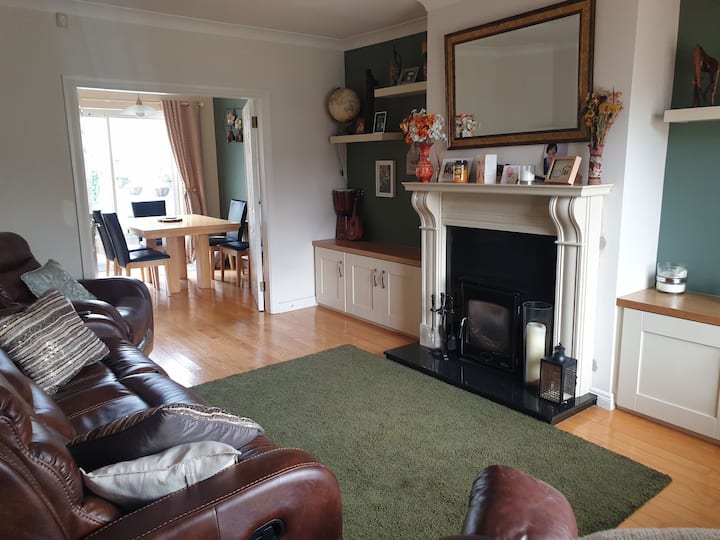 Cheerful 3 Bedroom House In Knocknacarra, Sleeps 5 - 골웨이