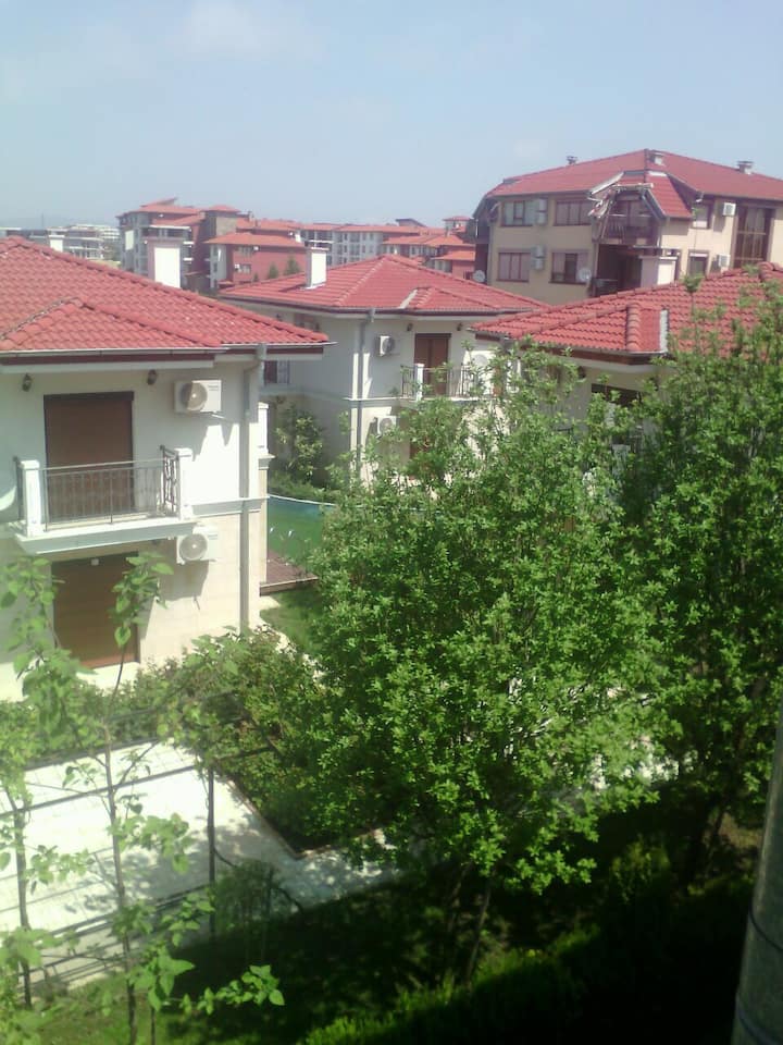 Большая квартира с 2 спальнями рядом с морем - Aheloy