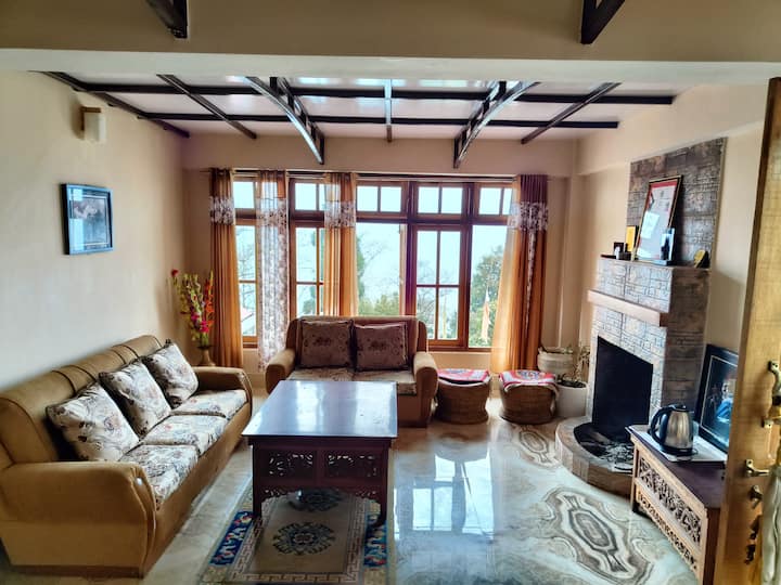 A Cozy 2 Bedroom Villa Flat With A Fireplace - 강토크