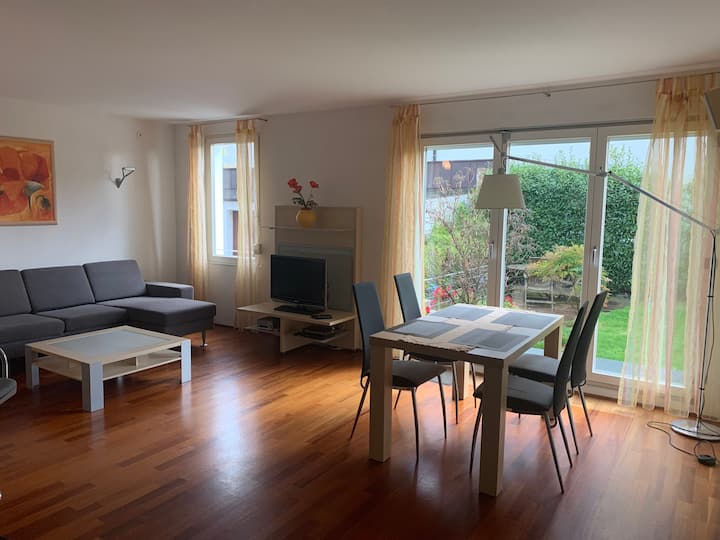 Ruhige, Moderne 2 Zimmer Wohnung Mit Gartenzugang - Stuttgart