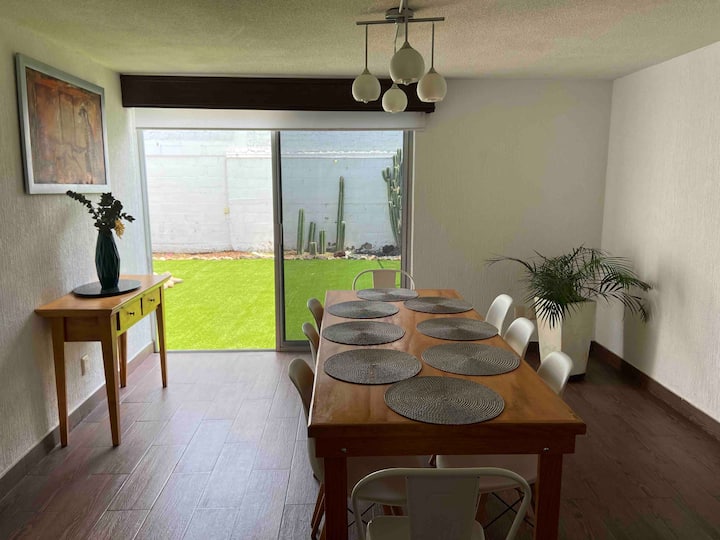 Casa Amplia Ideal Para  Viaje Familiar O Trabajo - León, Mexico