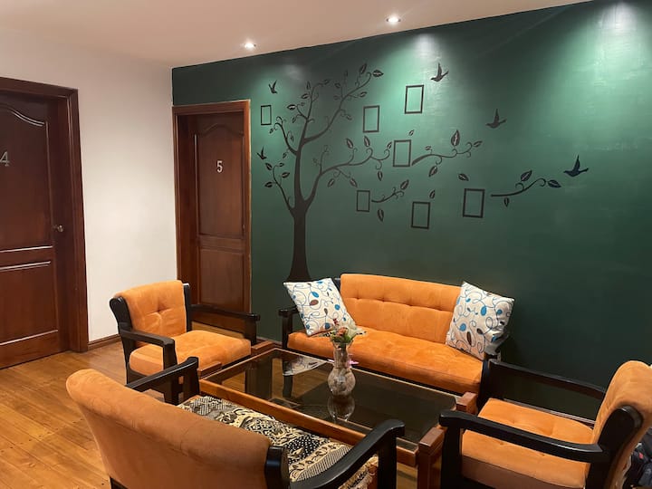 Casa En Alquiler “Paseo Del Río” - Cuenca