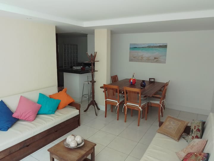 Lindo Apartamento 50 M Da Praia Do Forte. - カボ・フリオ