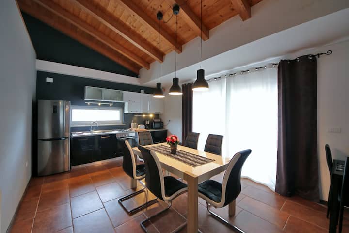 Goran - For 6 Guests - Pula