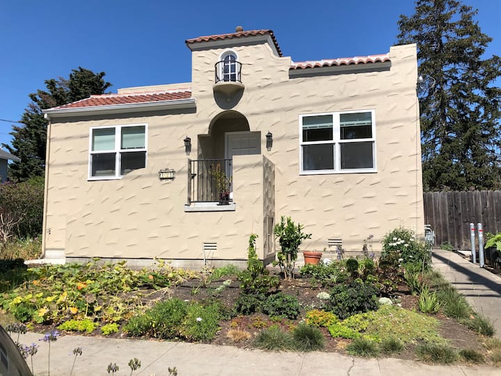 Sunny, Spacious Unit; Bart, Many Amenities - El Cerrito, CA