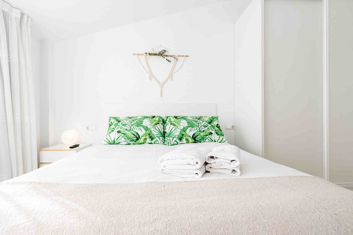 Milenial Immo | Roses Beach, Pool And Parking - Roses