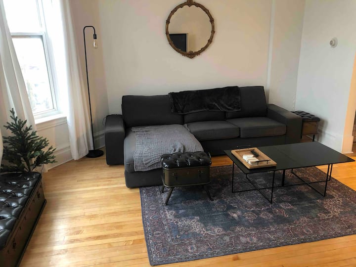 Large 3br/1ba Apt W/ In Unit Laundry - Oak Park, IL