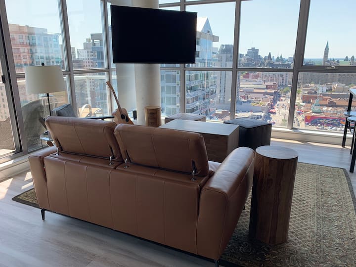 Penthouse In The Byward Market - Ottawa