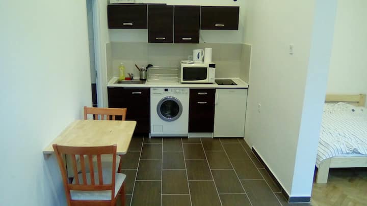 3.fresh, Tiny Studio At Somogyi St 16 In Old House - Budapest