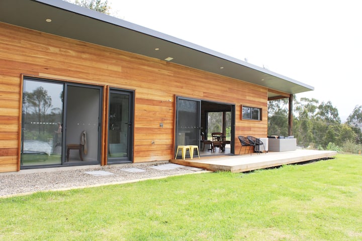 Coastal Farm Designer Cottage - Eden