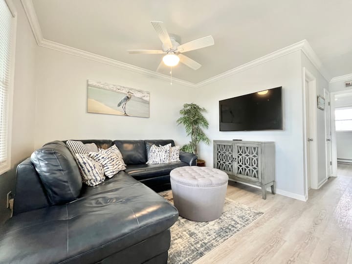 Winter Rental 1 Block To Beach! 
40% Off/month - Marine Mammal Stranding Center