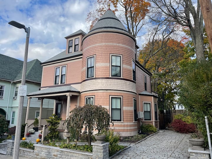 Victorian House Comfortable And Cozy - Boston, MA