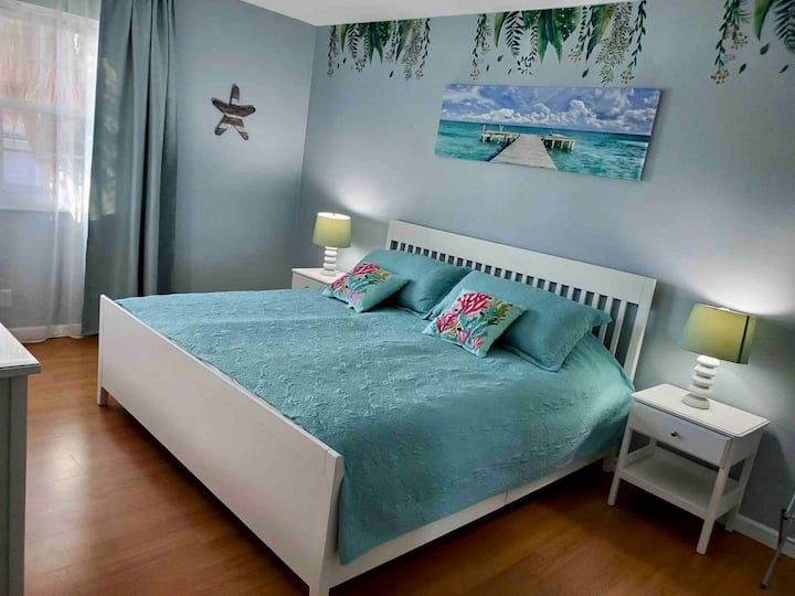 Fun & Sun 2 Pompano Beach Condo - Pompano Beach, FL