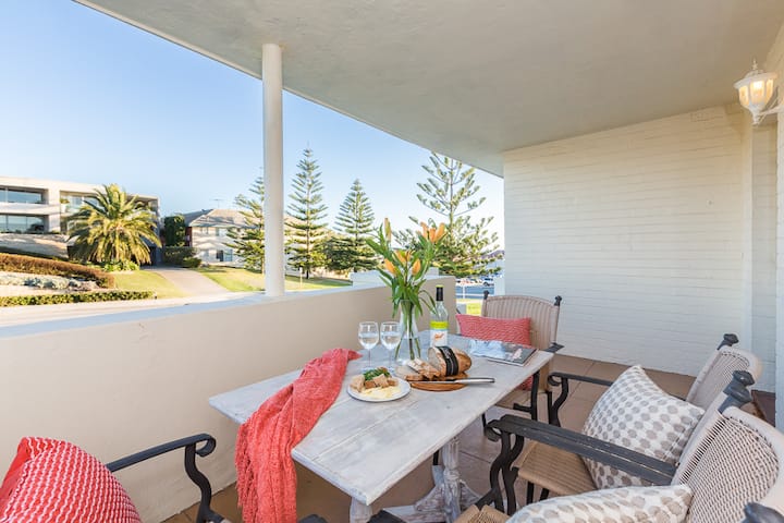 Cottesloe Beach Side Villa - Cottesloe