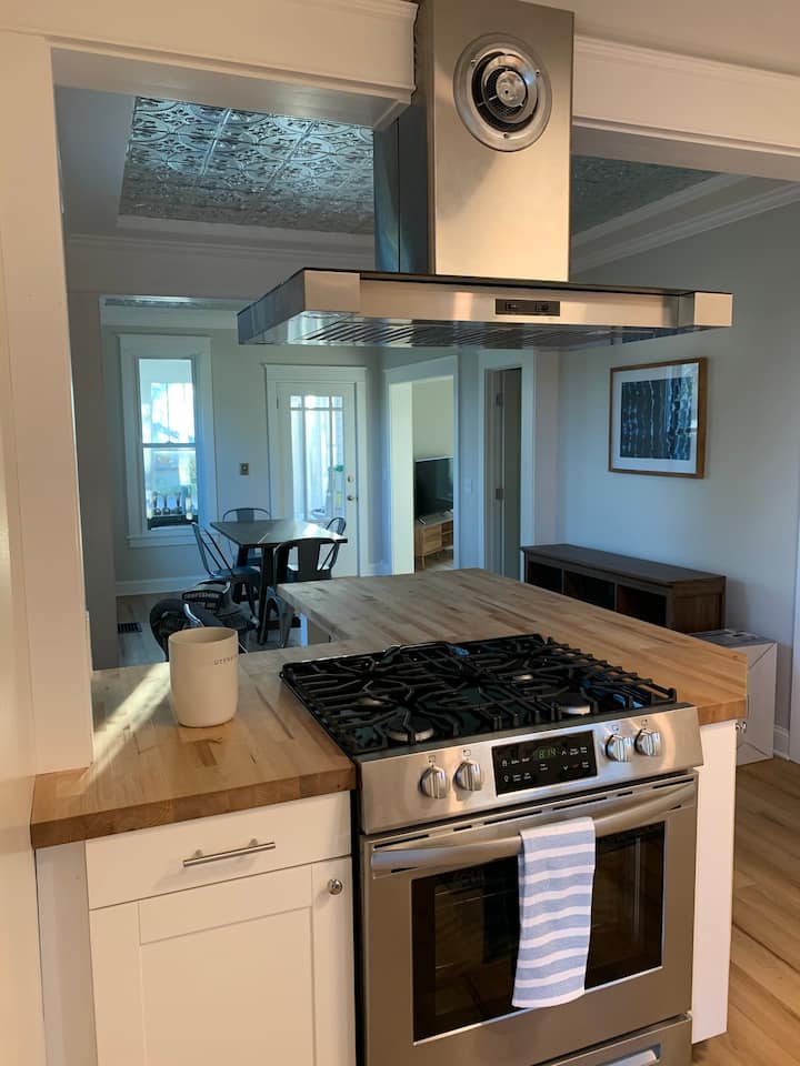 Newly Remodeled House In Downtown- Monthly - 特拉弗斯城