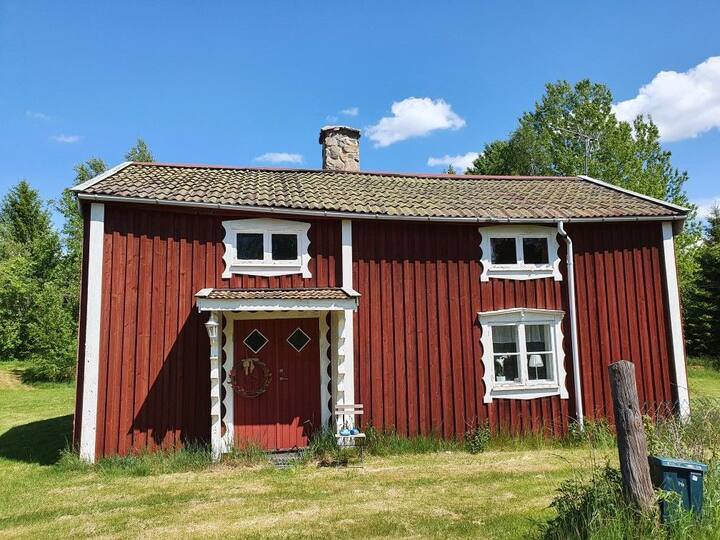 Small Cottage In Småland Close To Forest And Lakes - Emmaboda