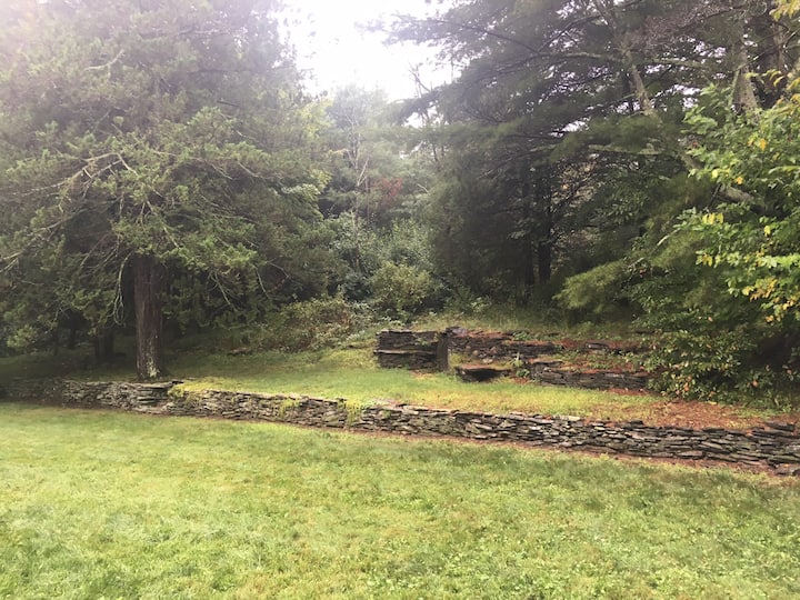 Woodstock Midcentury Split Level Home - Woodstock, NY