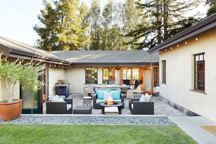 Sonoma Getaway. Heated Pool~
Sleeps 8 - Sonoma, CA