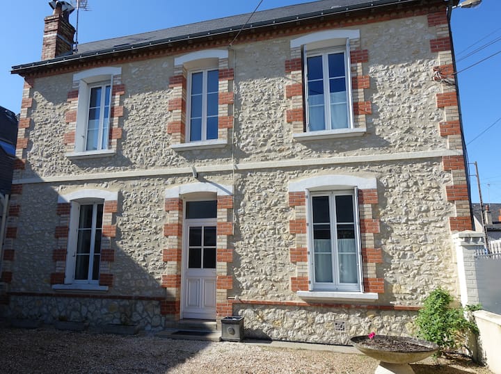 Maison  Indépendante Rénovée, 2 Chambres - Tours