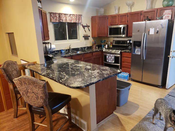 4 Bedroom, Bar, Darts, Slide And A Hot Tub - Cheyenne, WY